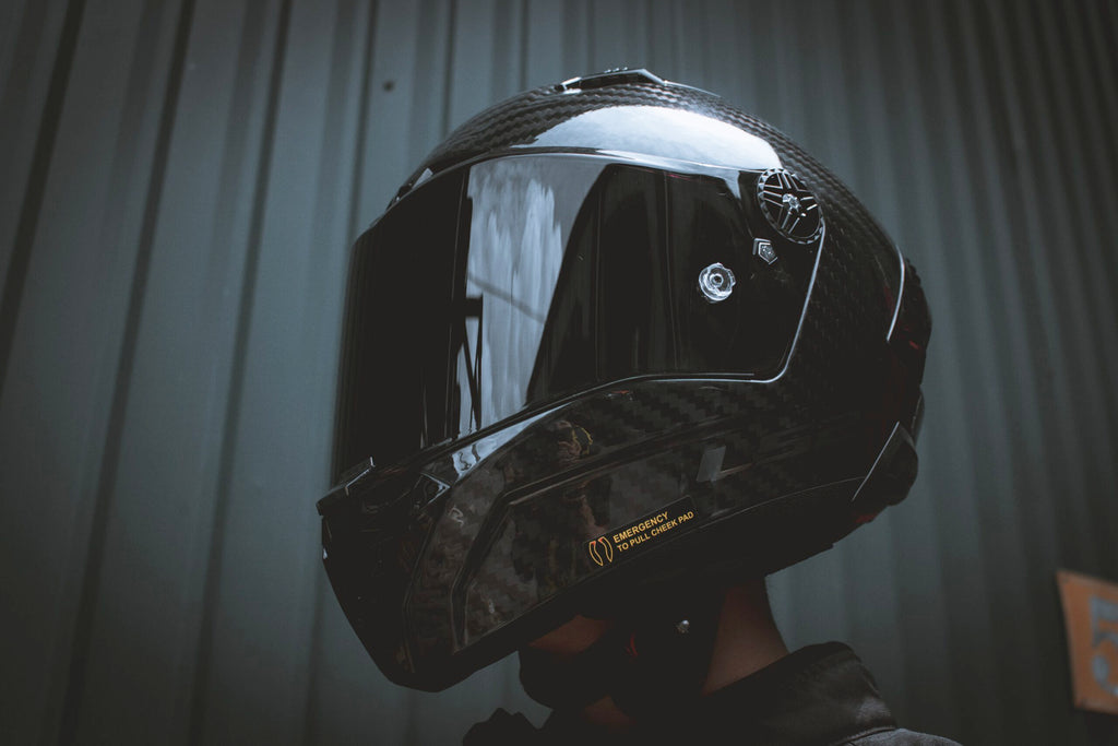 FF805 Thunder C (FIM CERTIFIED) Gloss Carbon – www.ls2helmetspk.com