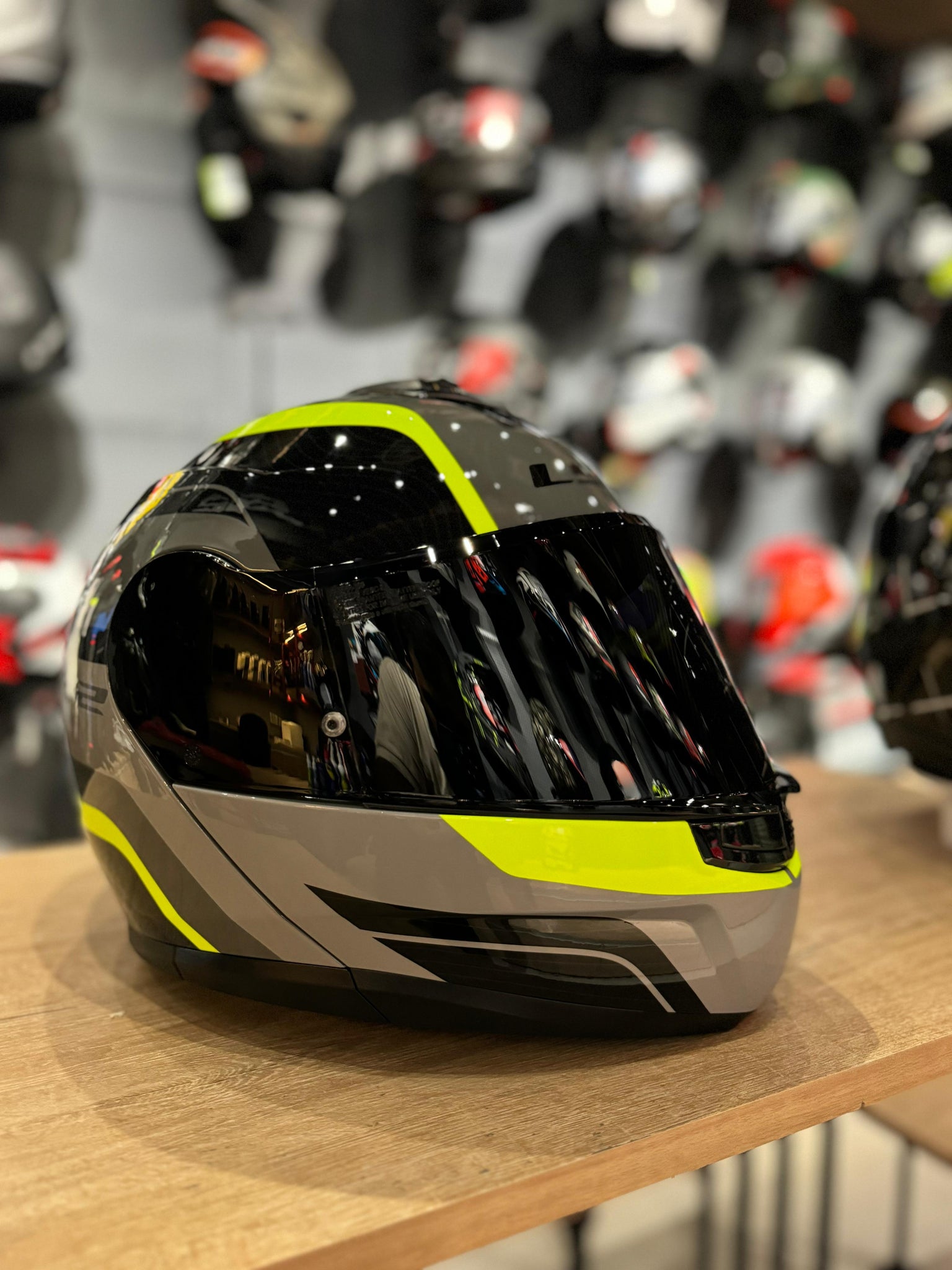 FF908 Strobe II Monza Gloss Black H-V Yellow – www.ls2helmetspk.com