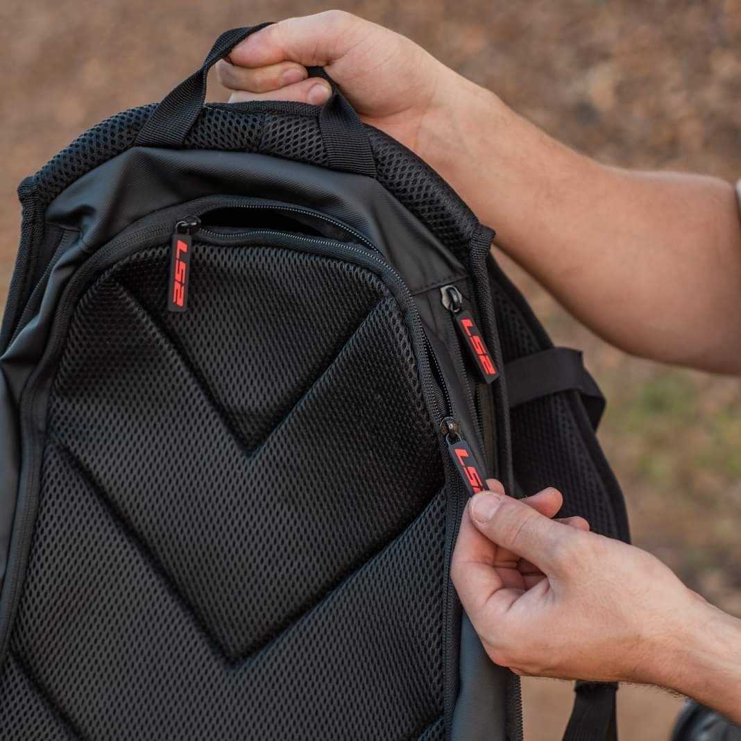 Back Pack EVA/PVC Carbon Grain Black – www.ls2helmetspk.com