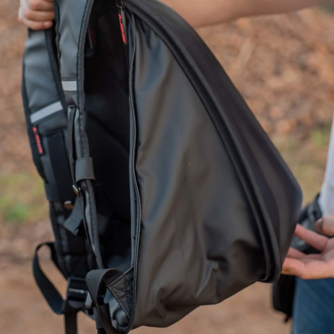 Back Pack EVA/PVC Carbon Grain Black – www.ls2helmetspk.com